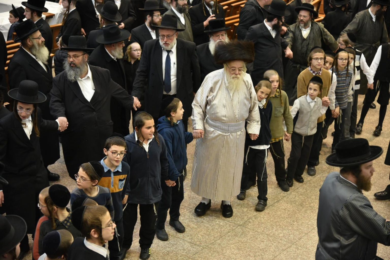 Monday Evening – Second Night Chanukah with the Toldos Aharon Rebbe ...